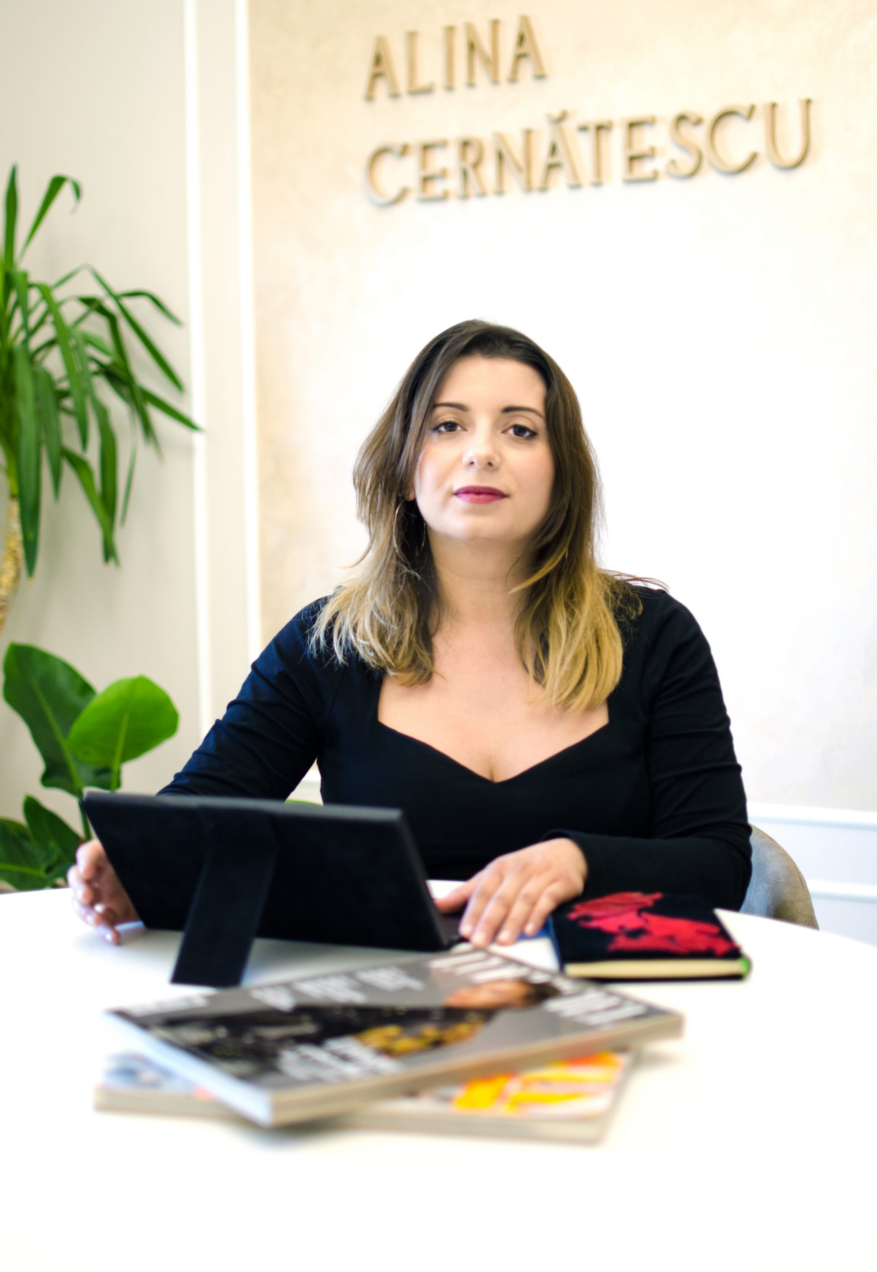 Am stat de vorbă cu Alina Cernătescu, primul designer român care ...